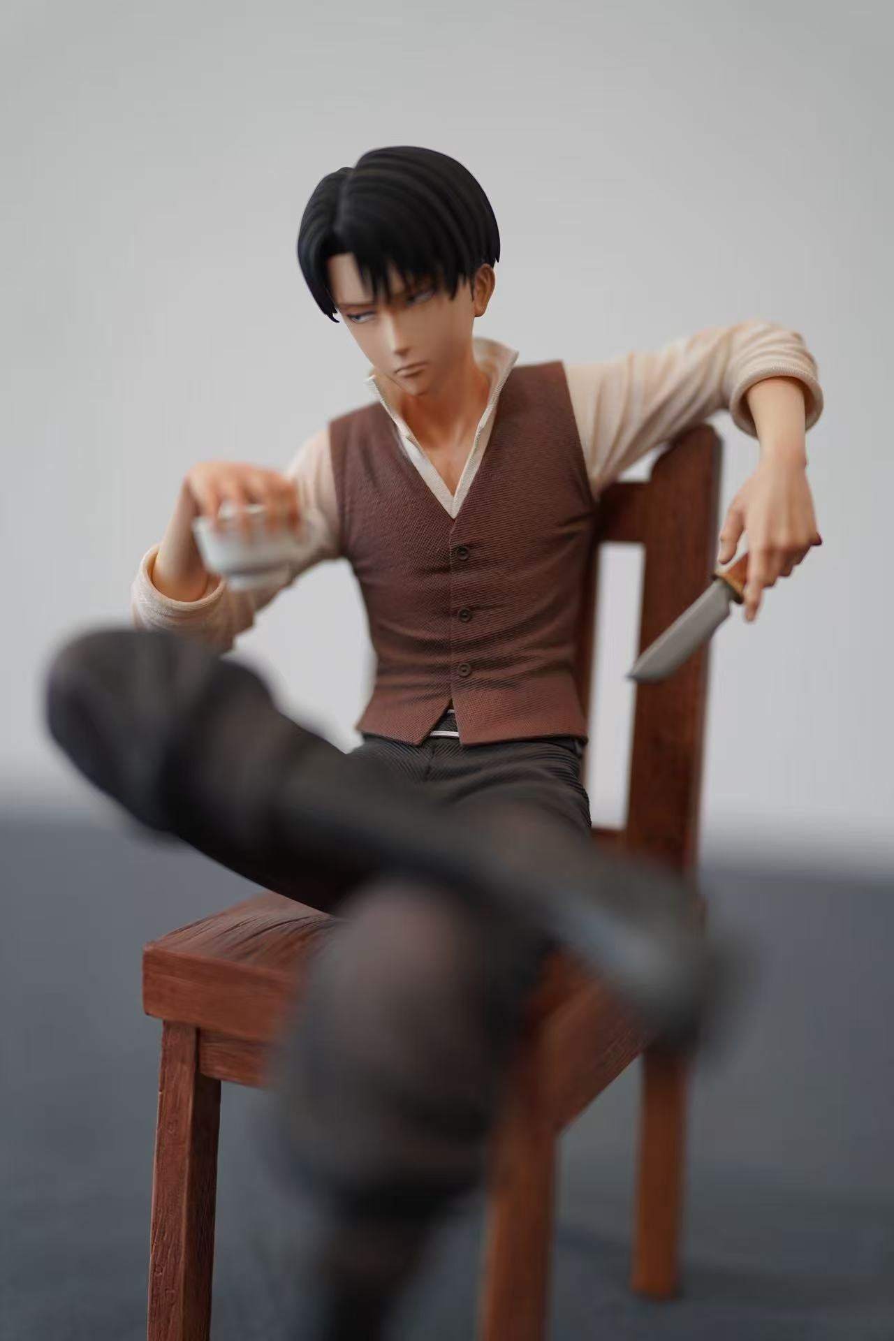 Attack on Titan TITAN Studio Levi Sitting Resin Statue – ClubHouse Statues