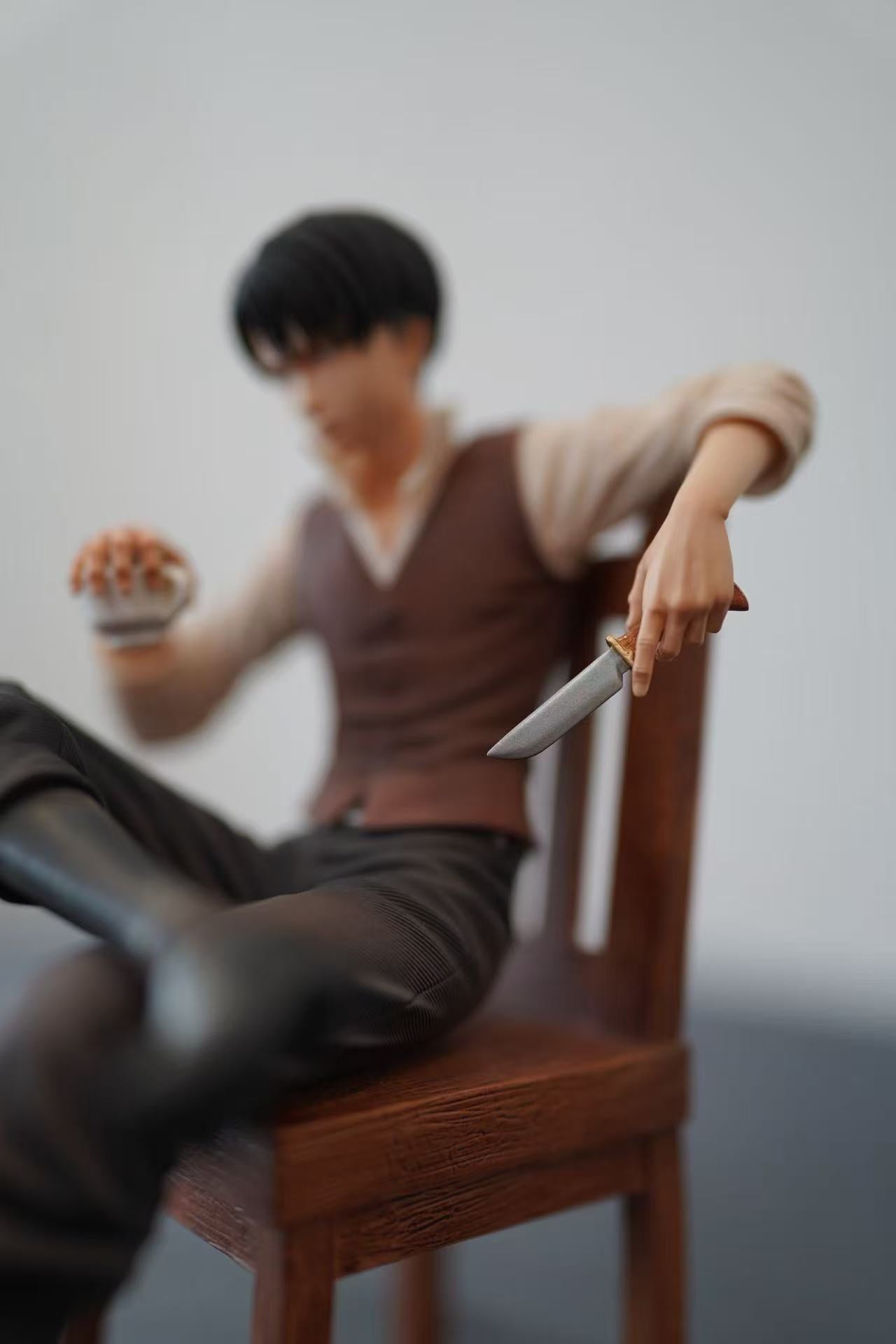 Attack on Titan TITAN Studio Levi Sitting Resin Statue – ClubHouse Statues