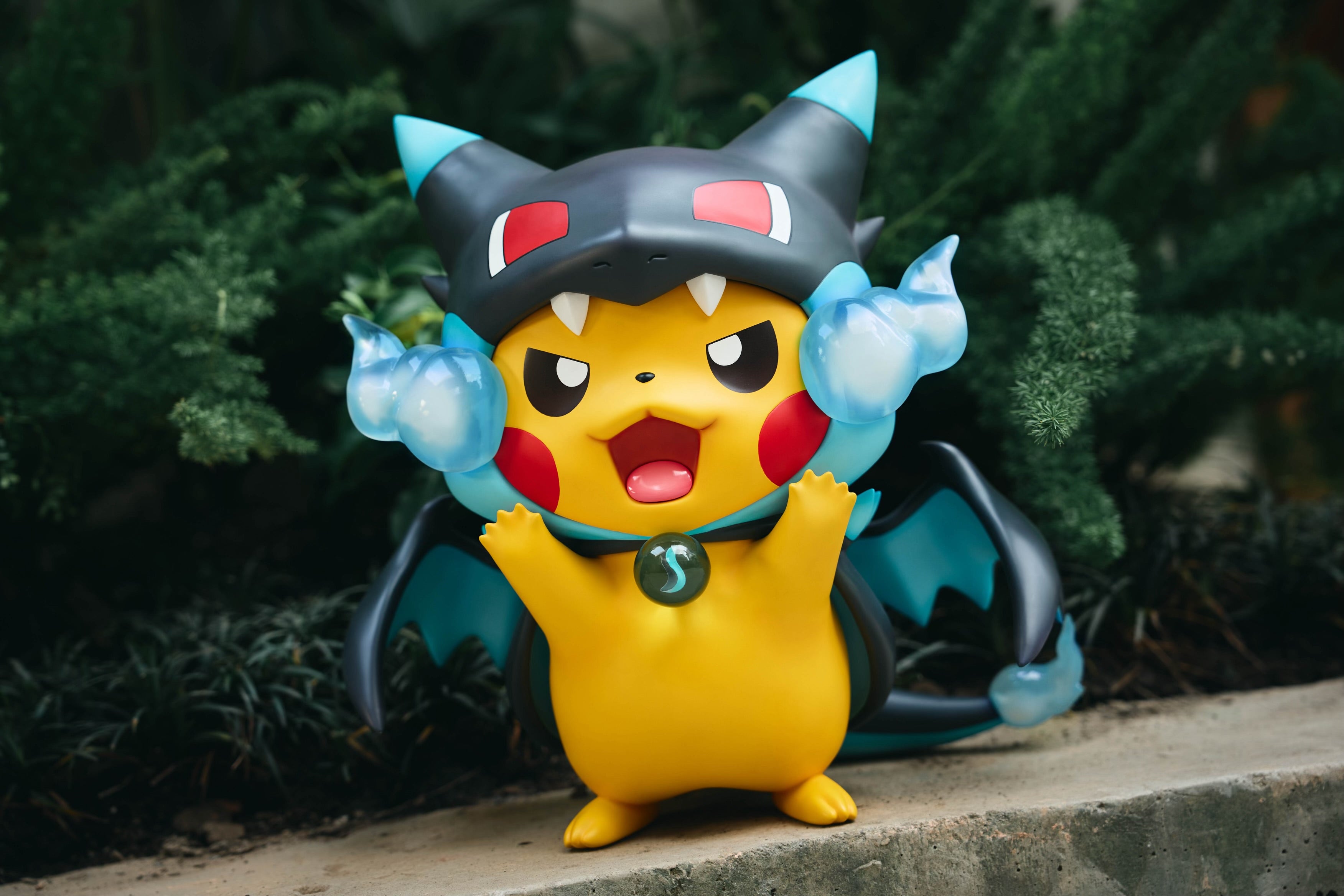 Pokémon Infinite Studio Pikachu cos Mega X Charizard Resin Statue ...