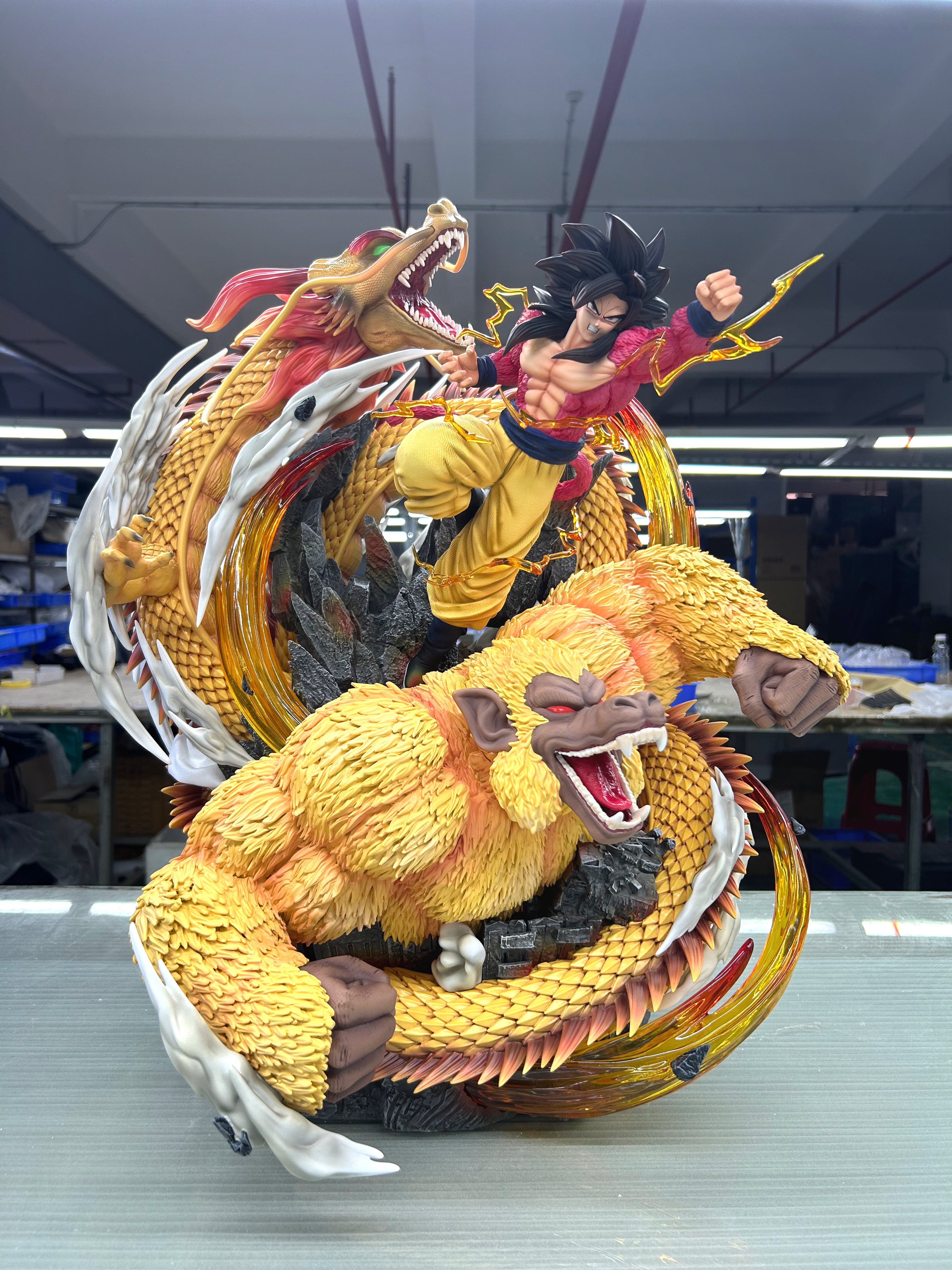 Dragon Ball Kylin Studio Dragon Fist Goku SSJ4 Resin Statue - China St