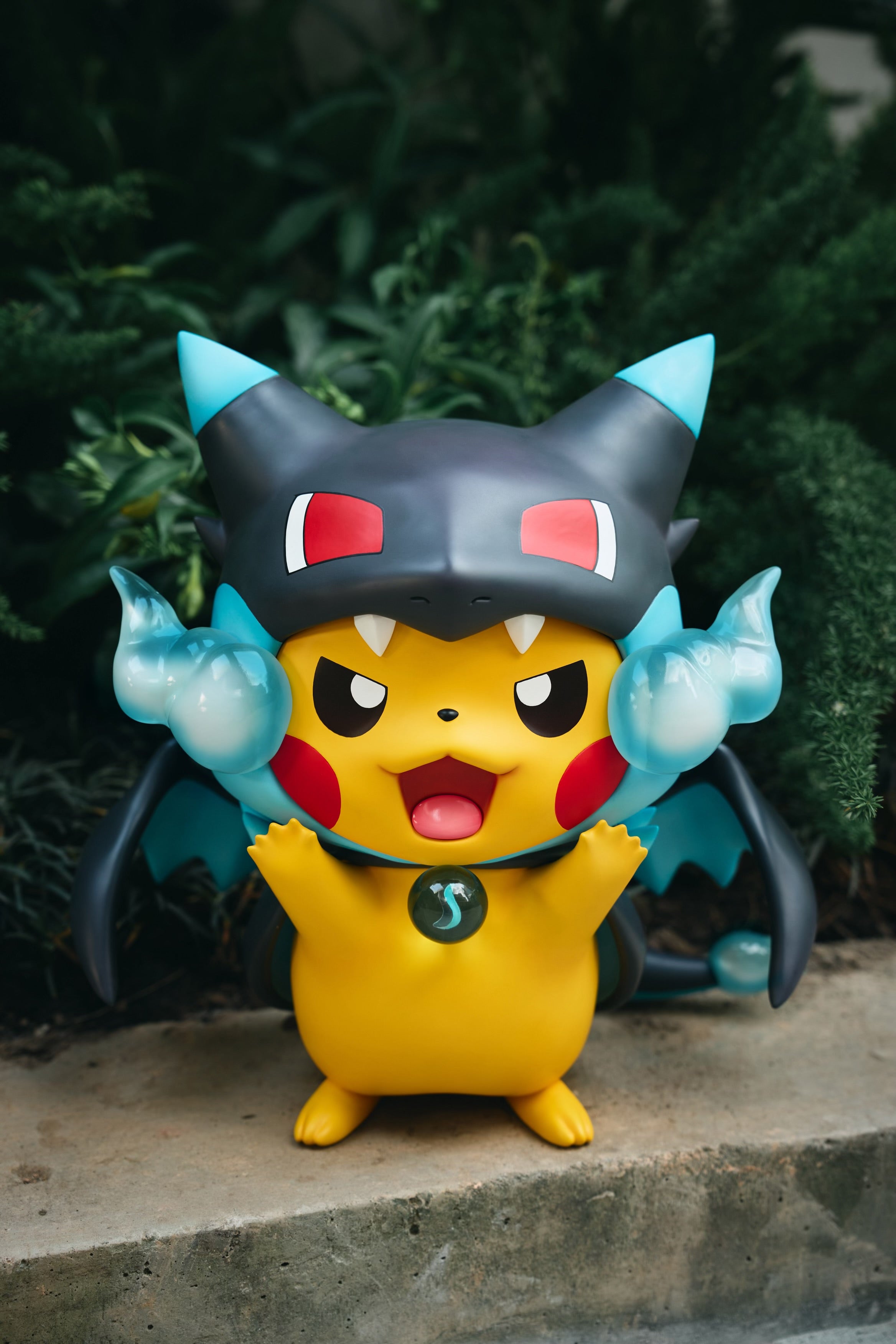 Pokémon Infinite Studio Pikachu cos Mega X Charizard Resin Statue ...