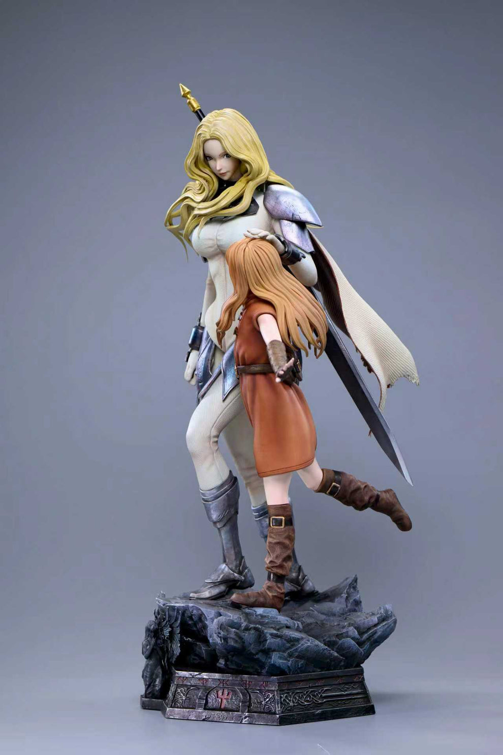Claymore AT x BIHS Studio Teresa x Clare Resin Statue – ClubHouse Statues